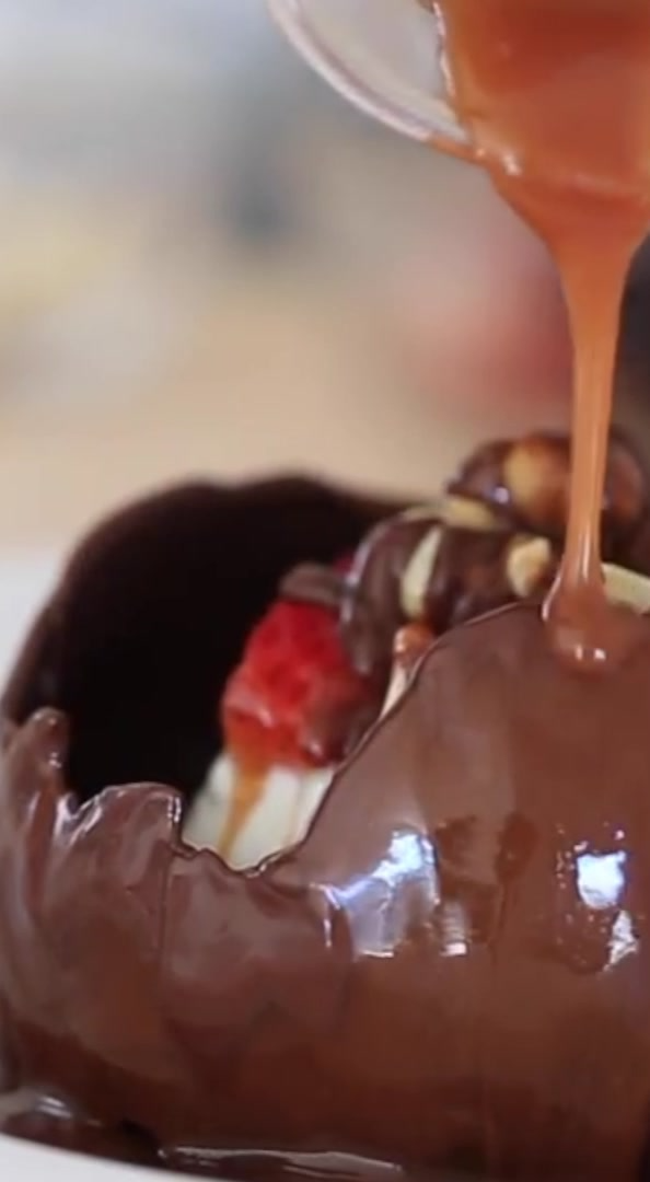 The Mesmerizing Pastry Trick That Turns Simple Ice Cream Into a High ...